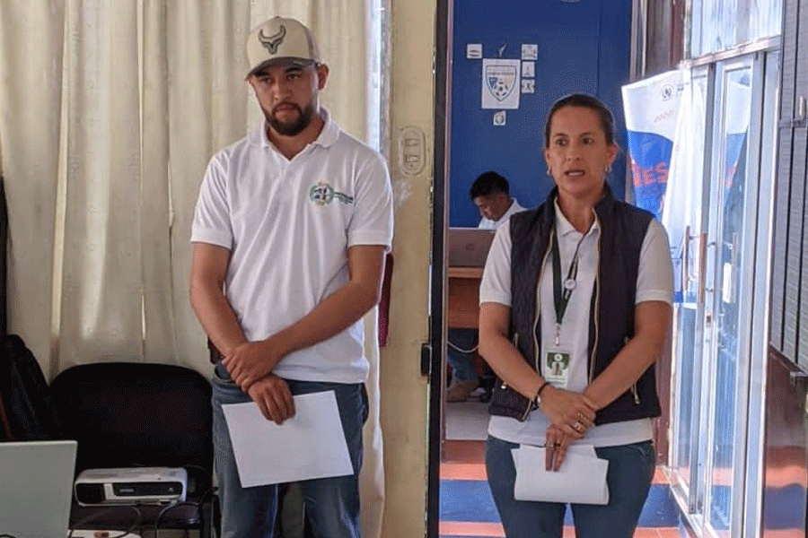 Reunión productiva con delegados del Instituto Nacional de Bosques ...